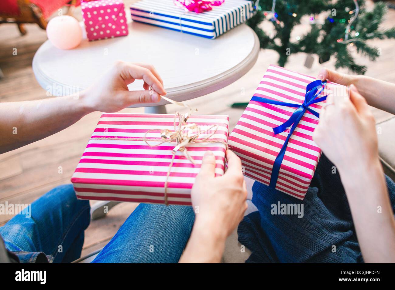 Unpacking the christmas tree hi-res stock photography and images - Alamy