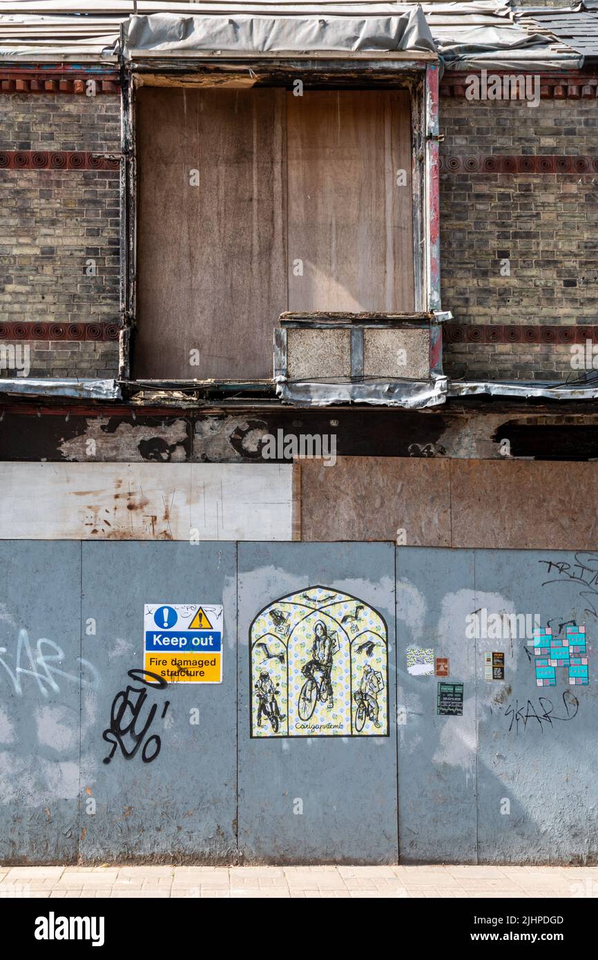 Burnt out building hi-res stock photography and images - Alamy
