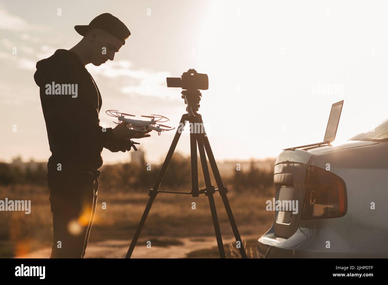 Aerial filming photographer hi-res stock photography and images - Alamy