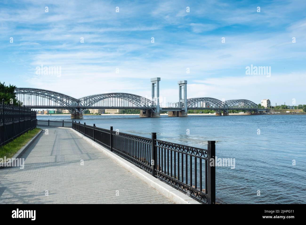Parallel bridges hi-res stock photography and images - Alamy