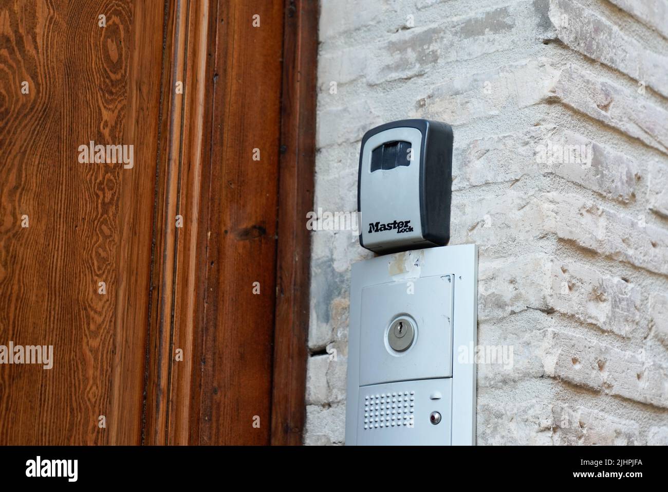 Condominium logo hi-res stock photography and images - Alamy