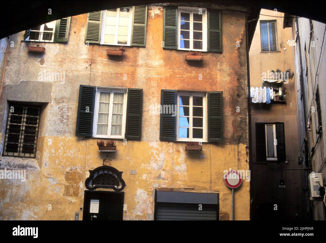 Genoa (Italy), houses of old town centre Stock Photo - Alamy