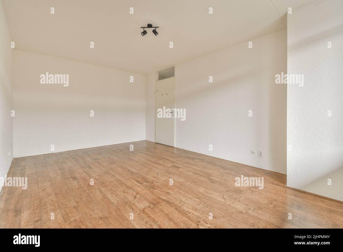 A cozy and spacious empty room in a luxury house Stock Photo - Alamy