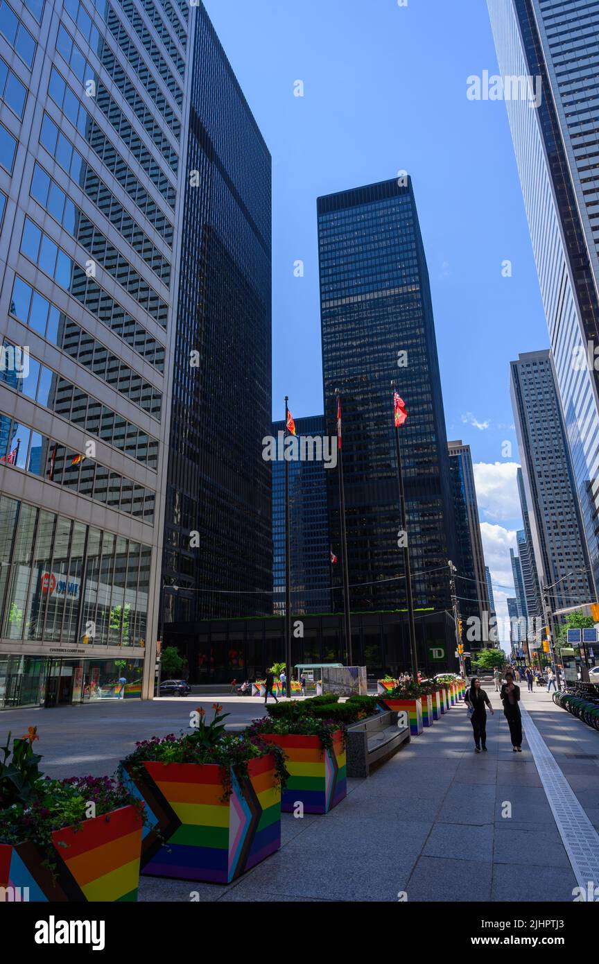 Toronto street view hi-res stock photography and images - Alamy