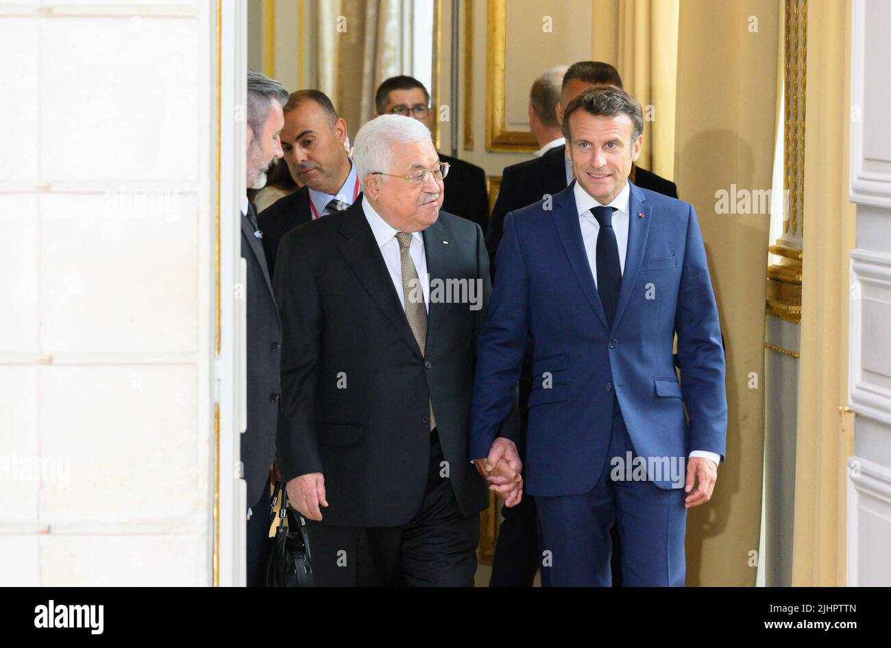 Palestinian President Mahmoud Abbas and his French counterpart Emmanuel ...