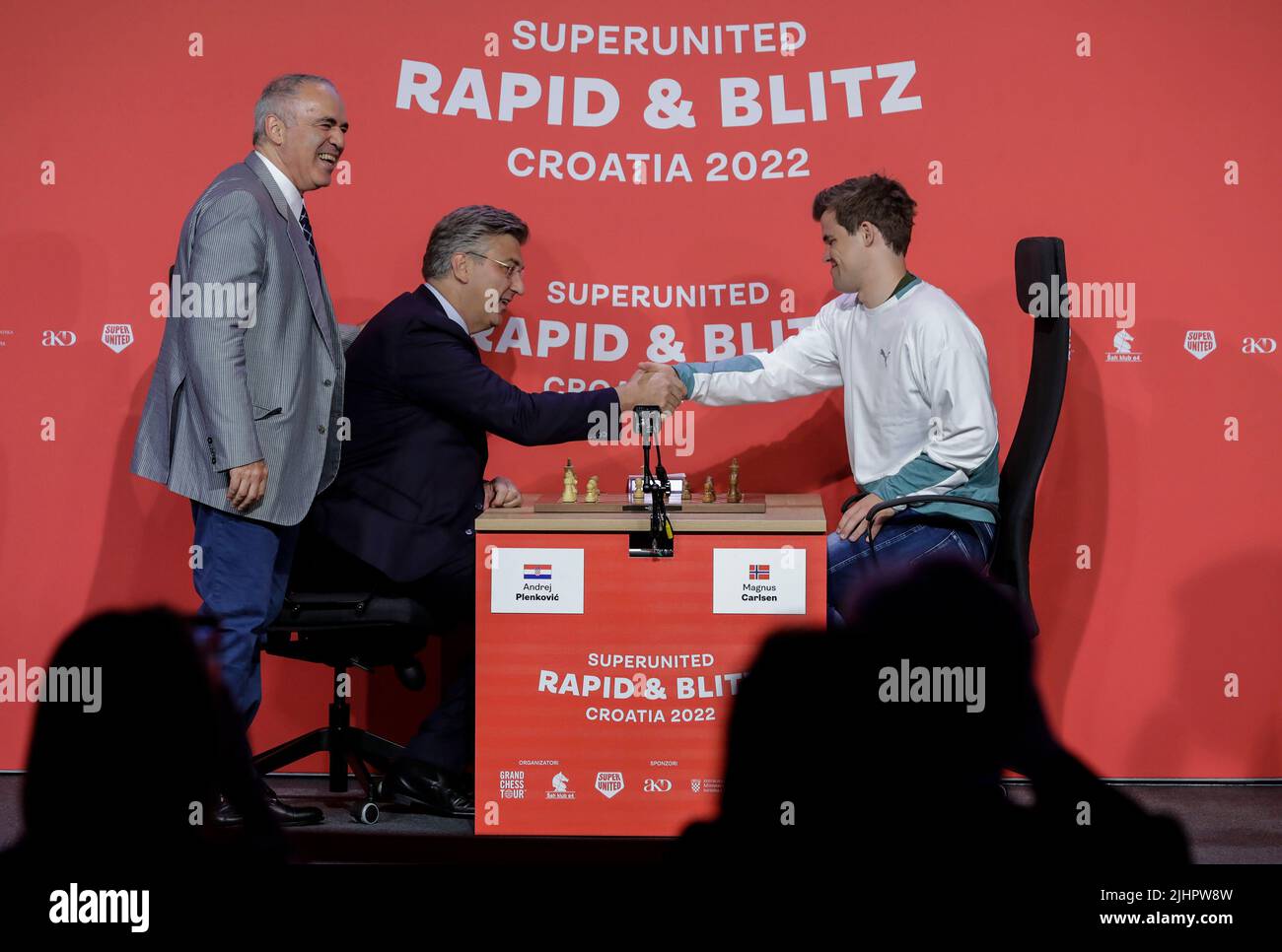 Magnus carlsen 2022 hi-res stock photography and images - Alamy