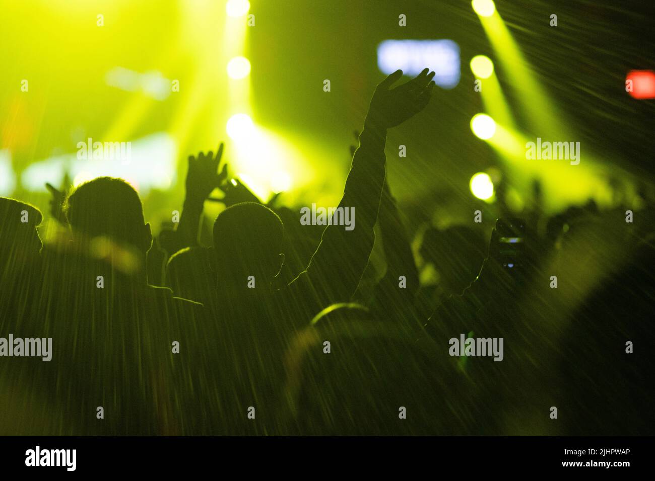 Cheering people summer live concert hi-res stock photography and images ...