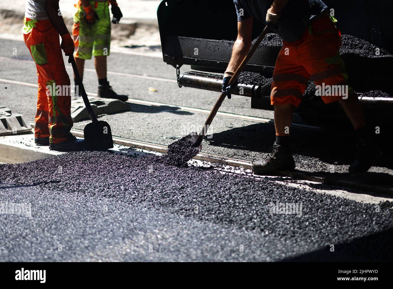 Roadway with underpass hi-res stock photography and images - Alamy