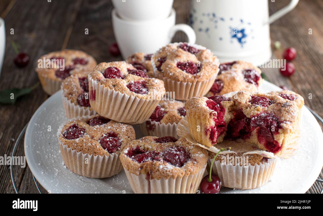 Muffins muffin plate hi-res stock photography and images - Alamy