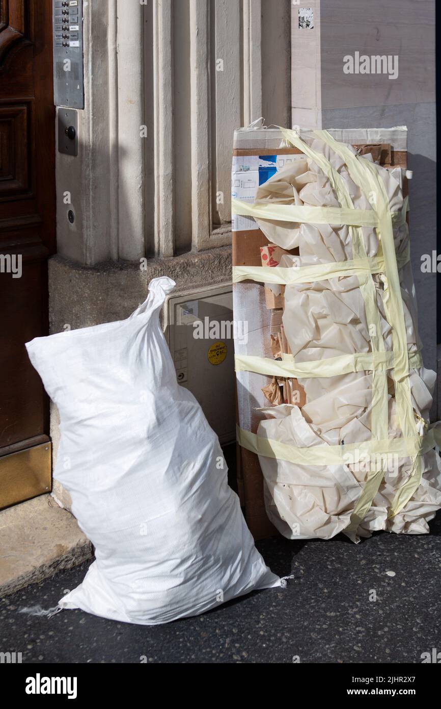 France, Ile de France region, Paris 7th arrondissement, dustbins and ...