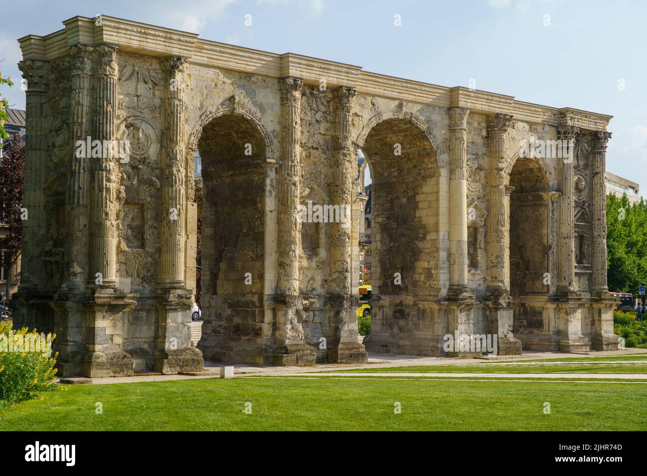 France, Region Grand Est, Marne, Reims, square de la Porte de Mars ...
