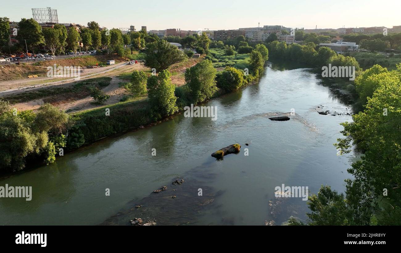 Roma, Fiume Tevere in magra estiva e non in secca , ponte Marconi San ...