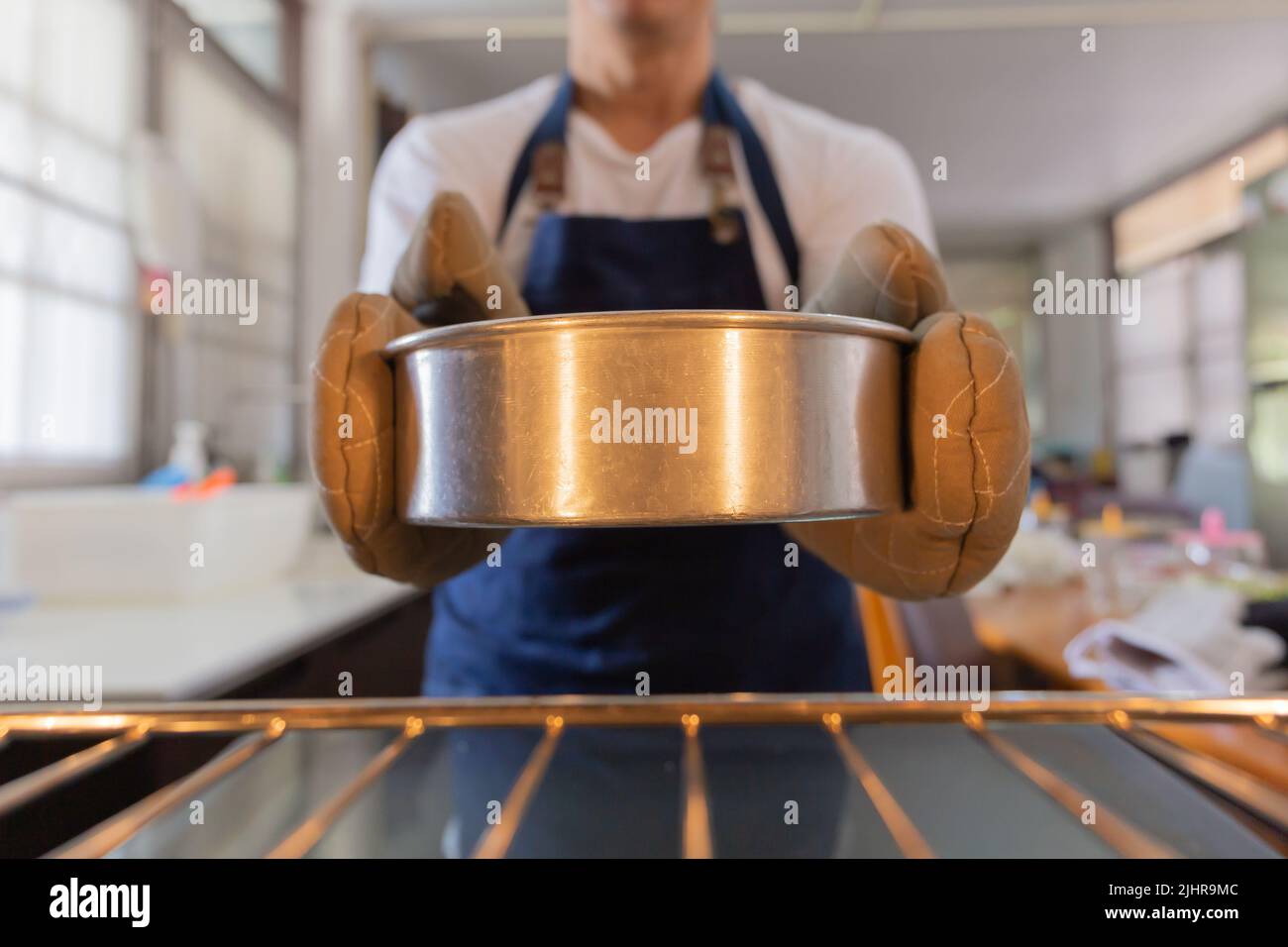 Take cake hi-res stock photography and images - Alamy