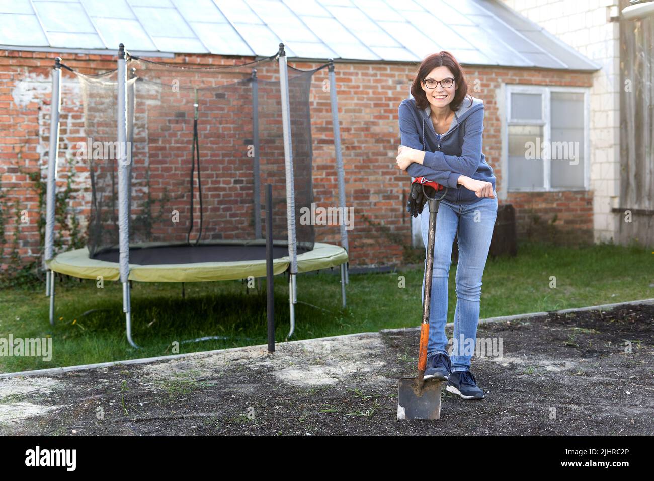 Exhausted woman garden hi-res stock photography and images - Alamy