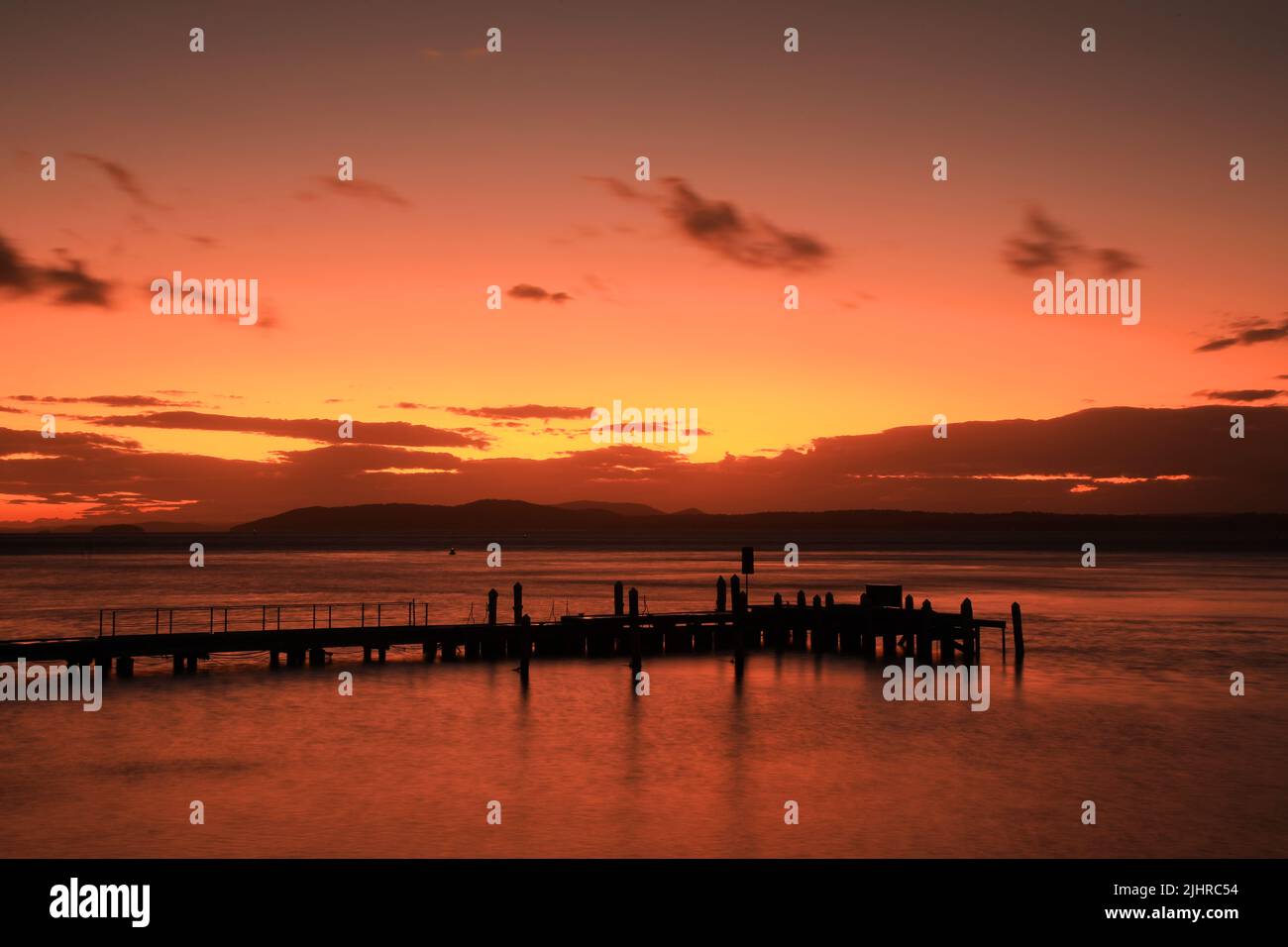 Little beach boathouse hi-res stock photography and images - Alamy