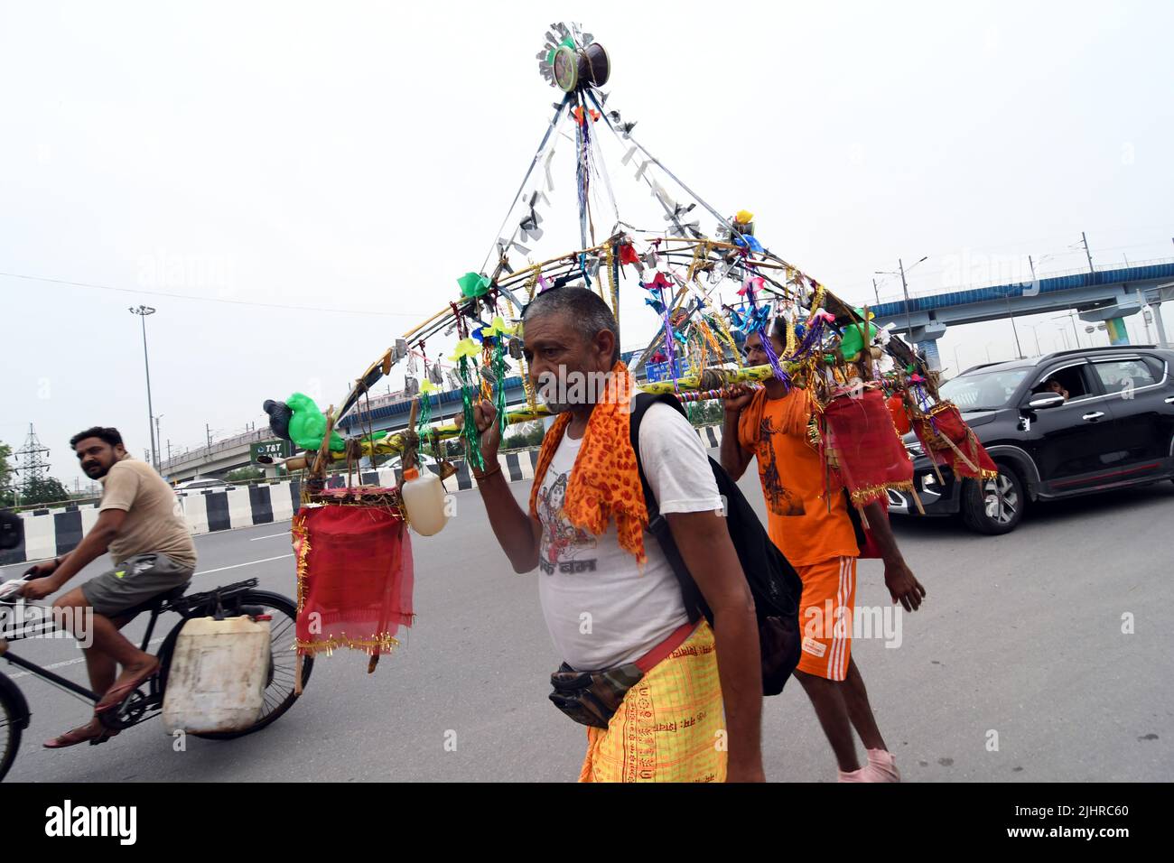 Delhi, Delhi, India. 20th July, 2022. Group of Kawariya with decorated ...