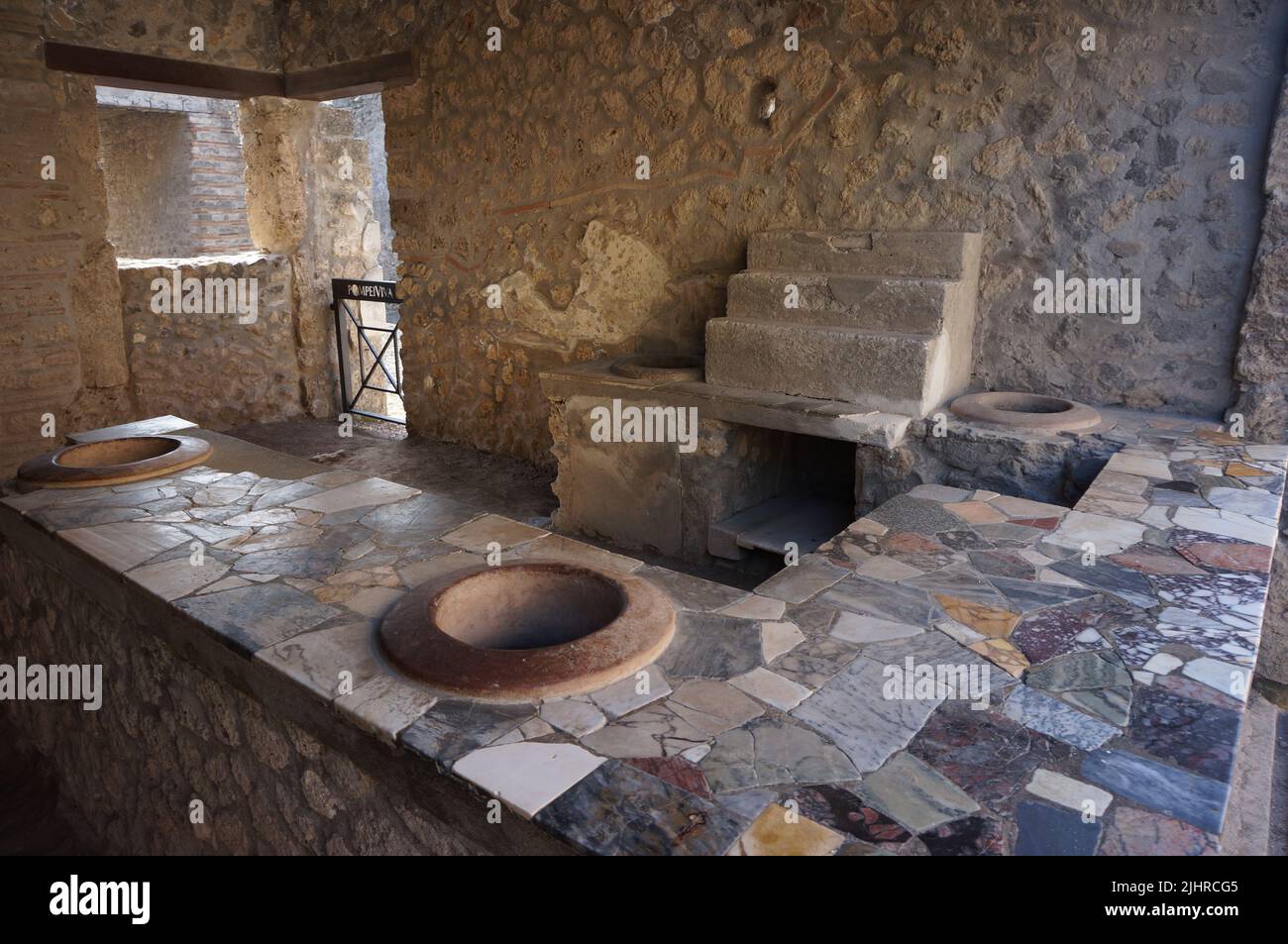 Ancient roman kitchen hi-res stock photography and images - Alamy