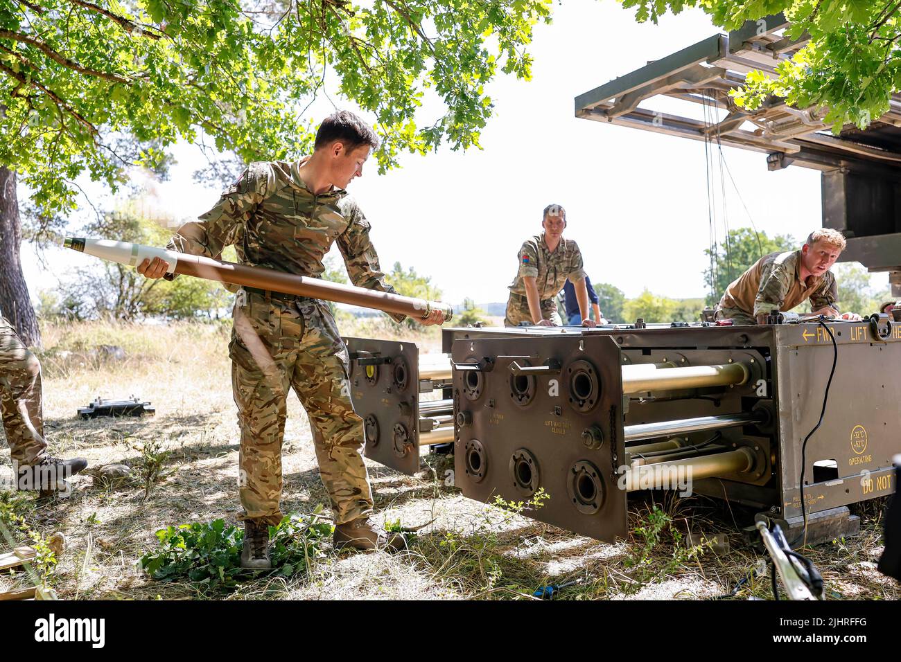 20 July 2022, Bavaria, Grafenwöhr: British soldiers from the Royal ...