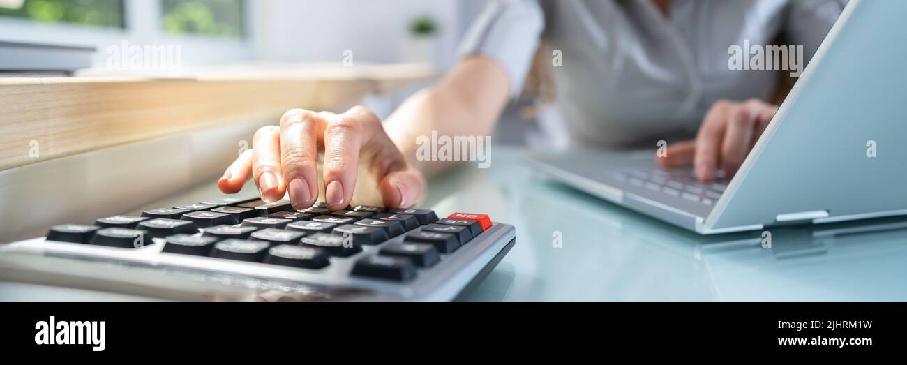 Online Invoice Management. Electronic Billing And Audit Stock Photo - Alamy