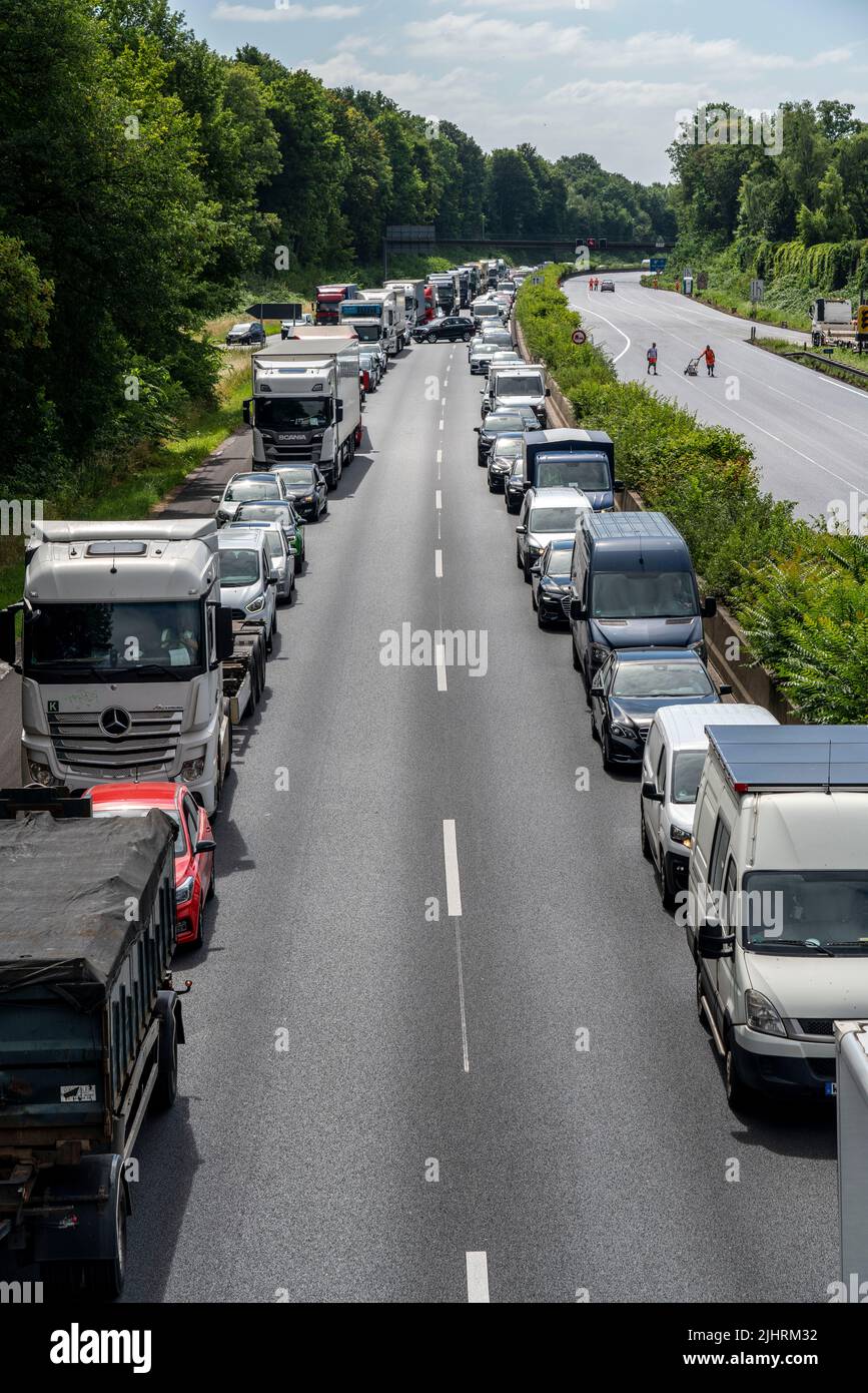 Traffic jam on the A40 motorway, near Mülheim-Winkhausen, in the ...