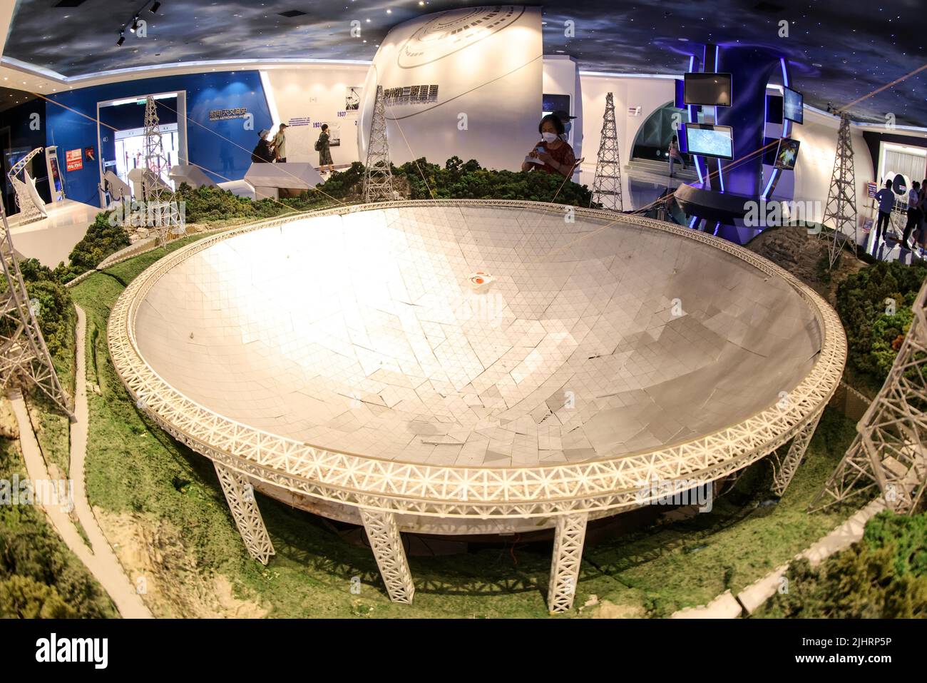 Fast telescope china construction hi-res stock photography and images ...