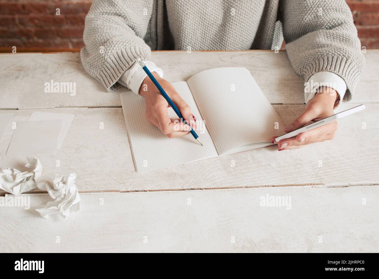 Writing at table hi-res stock photography and images - Alamy