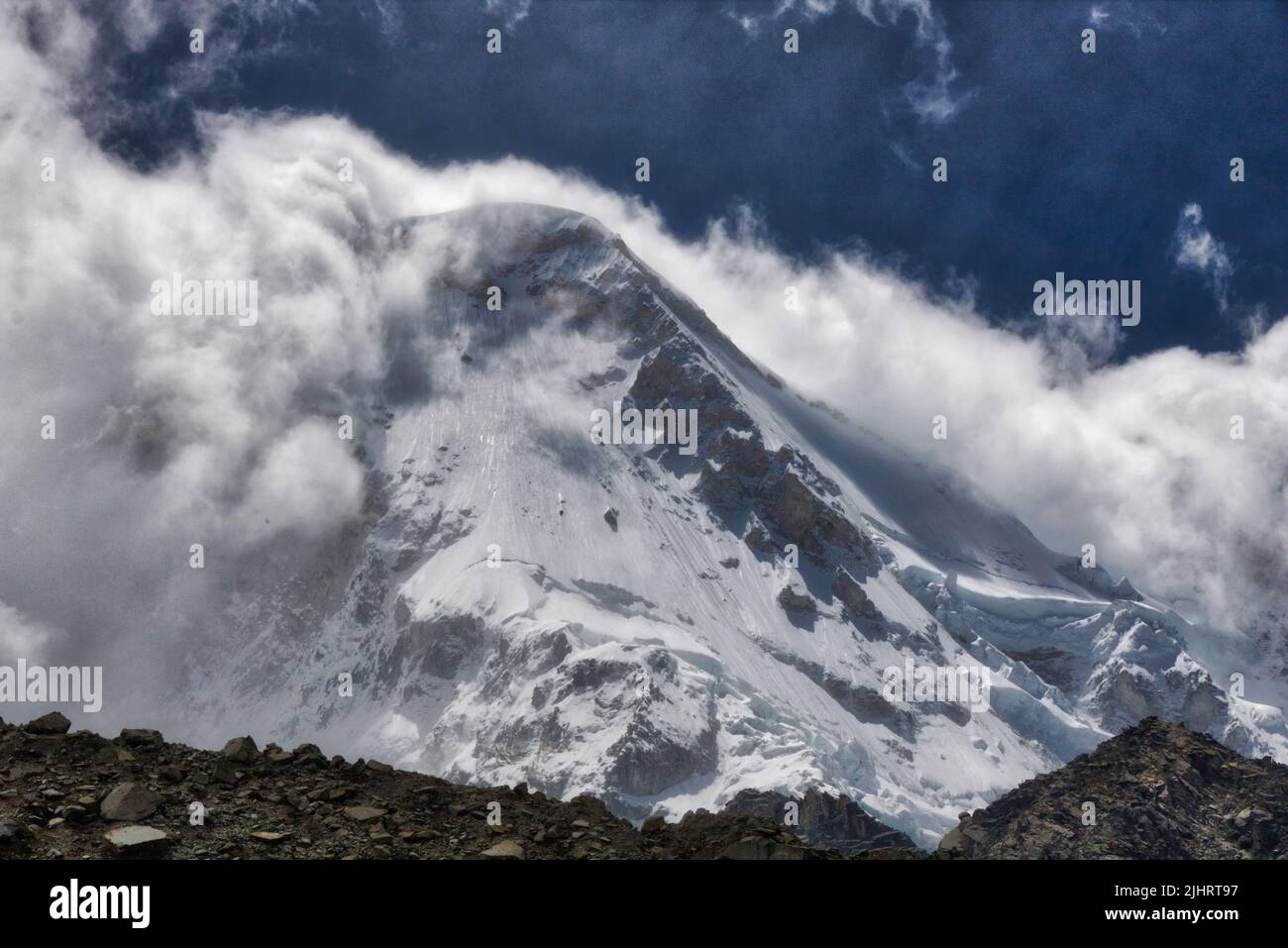 Mount huascarán avalanche hi-res stock photography and images - Alamy
