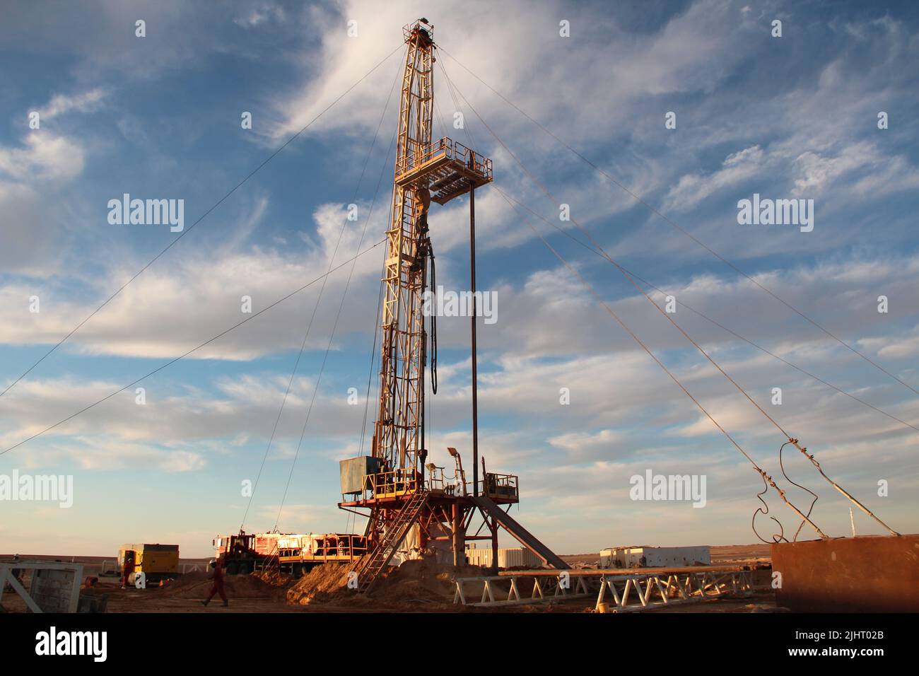 Drilling platform photo hi-res stock photography and images - Alamy