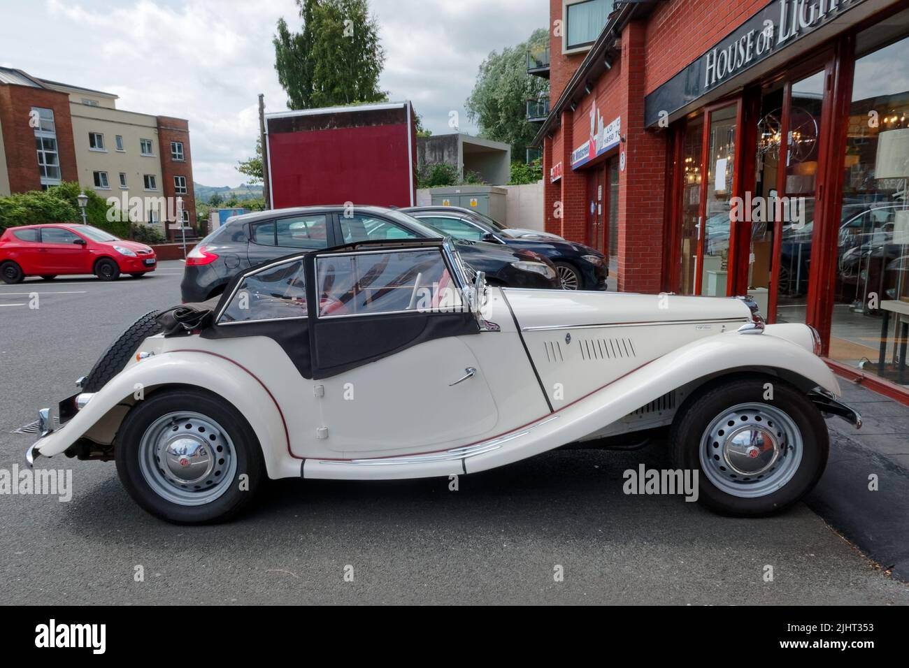 Mg tf car hi-res stock photography and images - Alamy