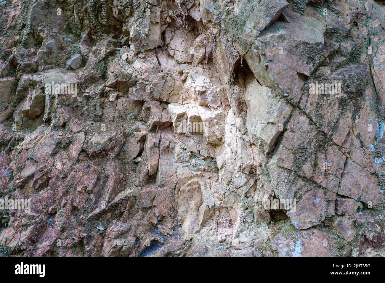 Cracks in rock face hi-res stock photography and images - Alamy