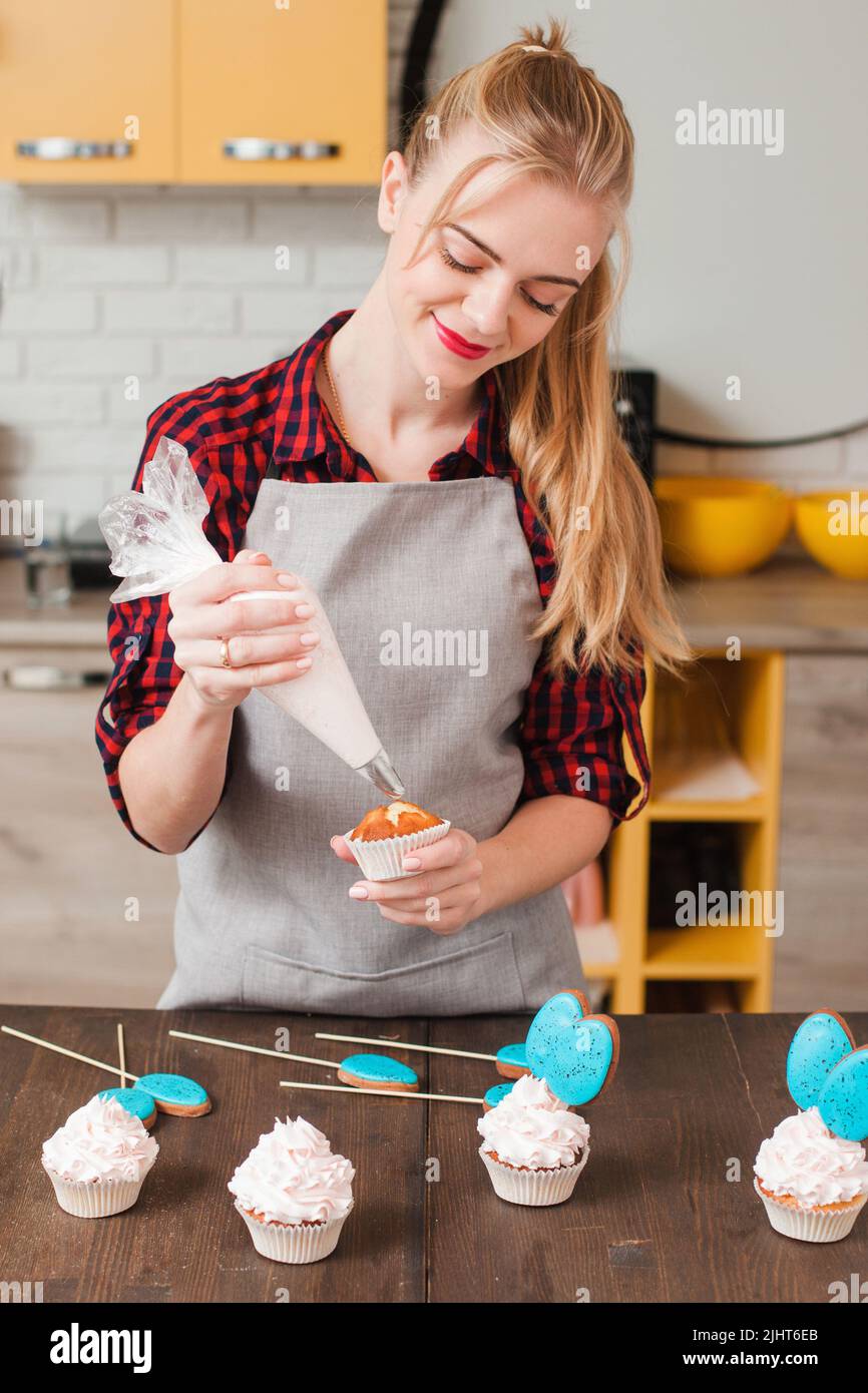 Chef making sweet dessert on kitchen. Cookery Stock Photo - Alamy