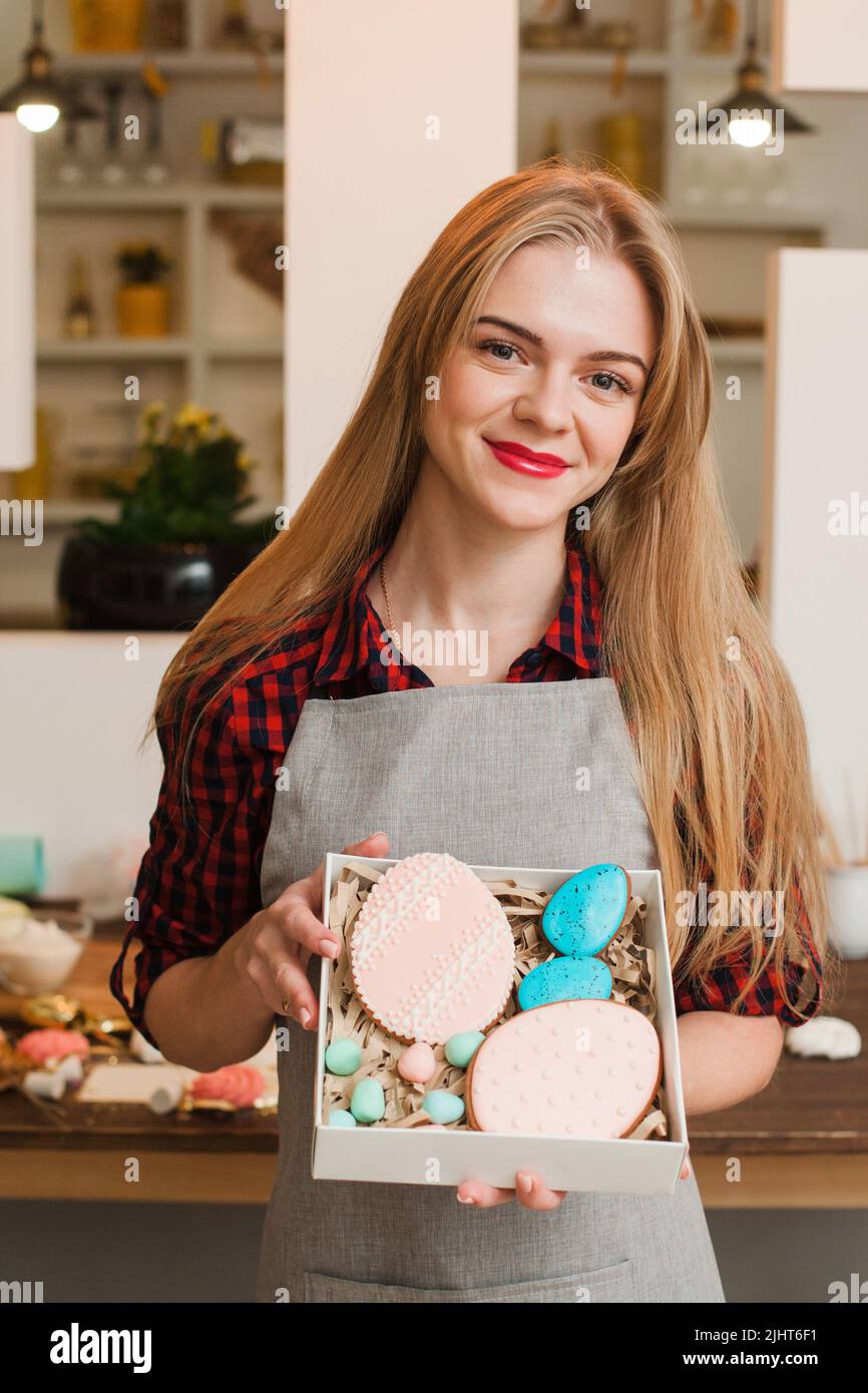 Kitchen cookery hi-res stock photography and images - Alamy