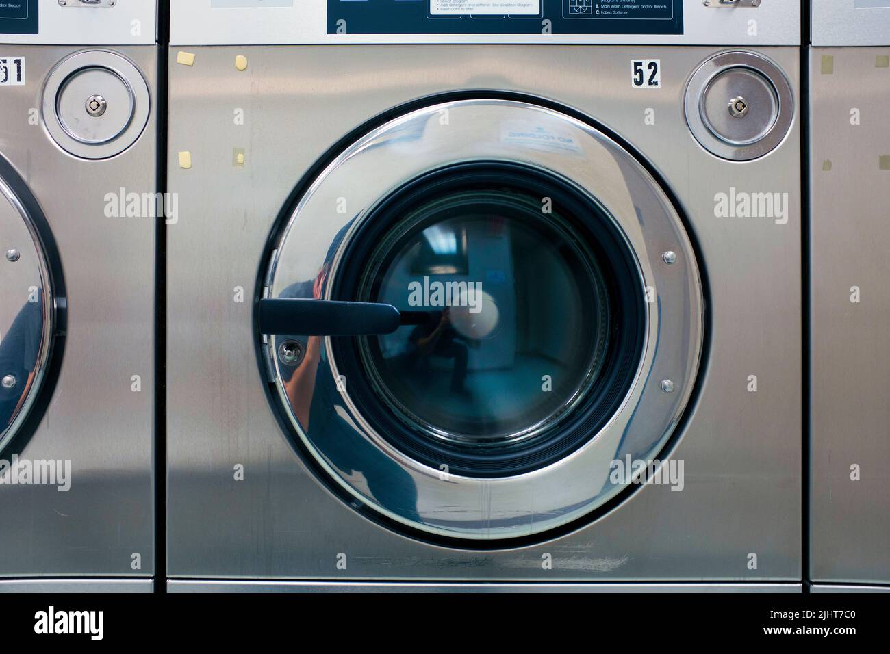Washing Machine at Laundromat Stock Photo - Alamy