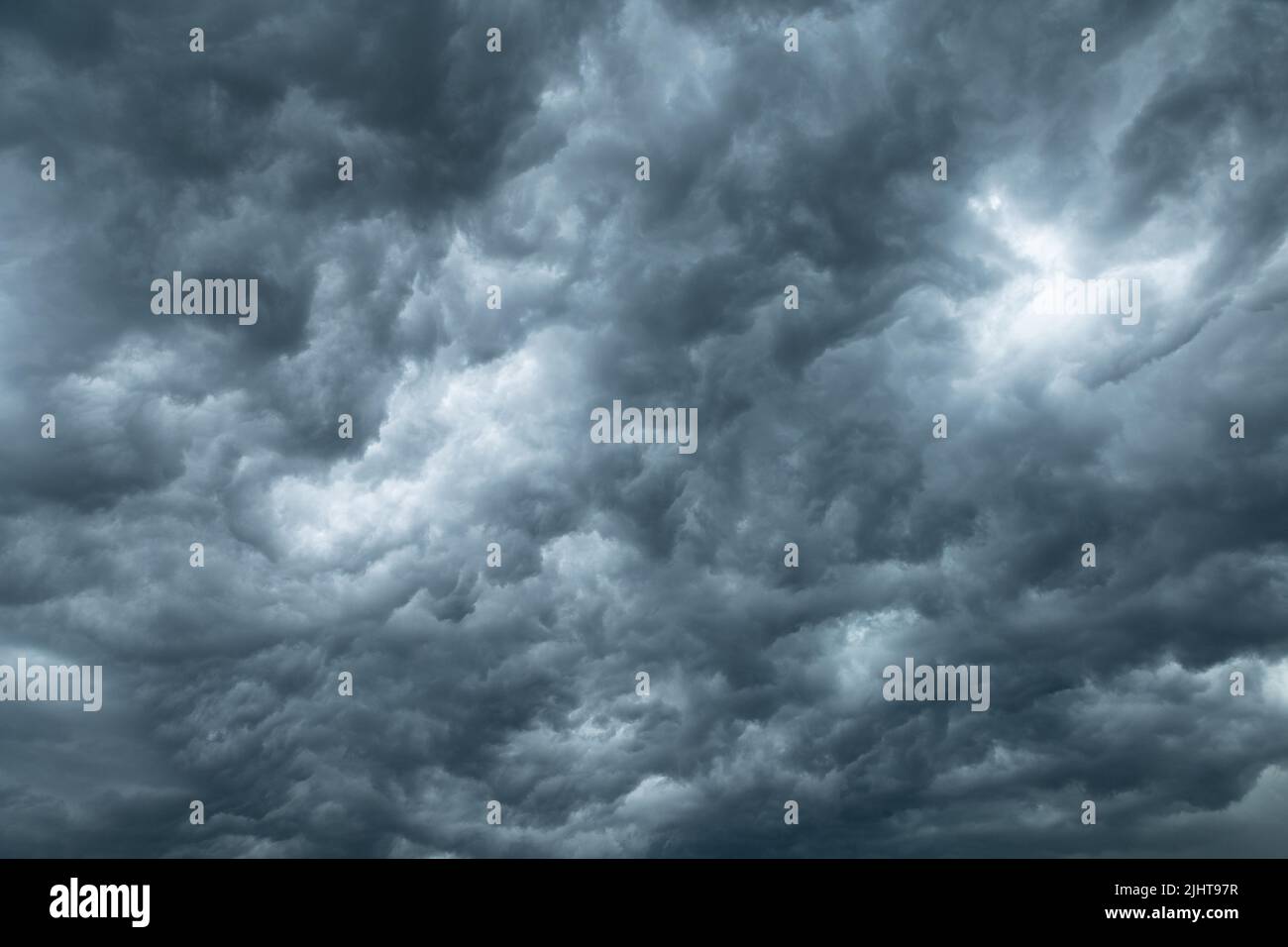 Dramatic dark clouds short before a thunderstorm and heavy rain Stock ...