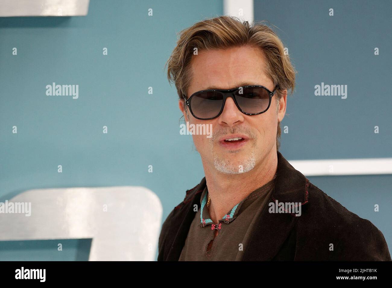 Brad pitt bullet train 2022 hi-res stock photography and images - Alamy