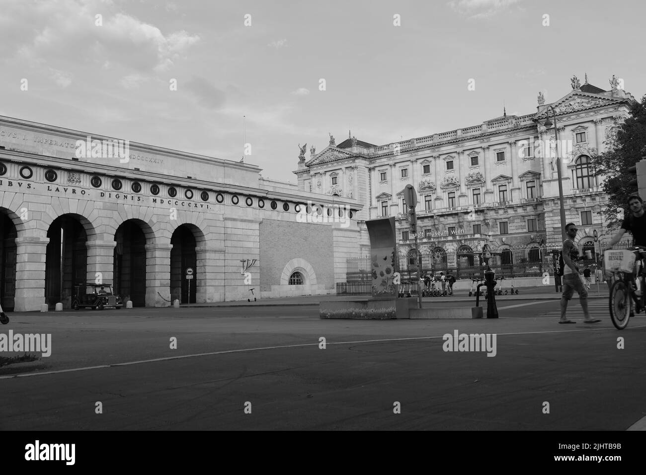 Outer castle gate hi-res stock photography and images - Alamy