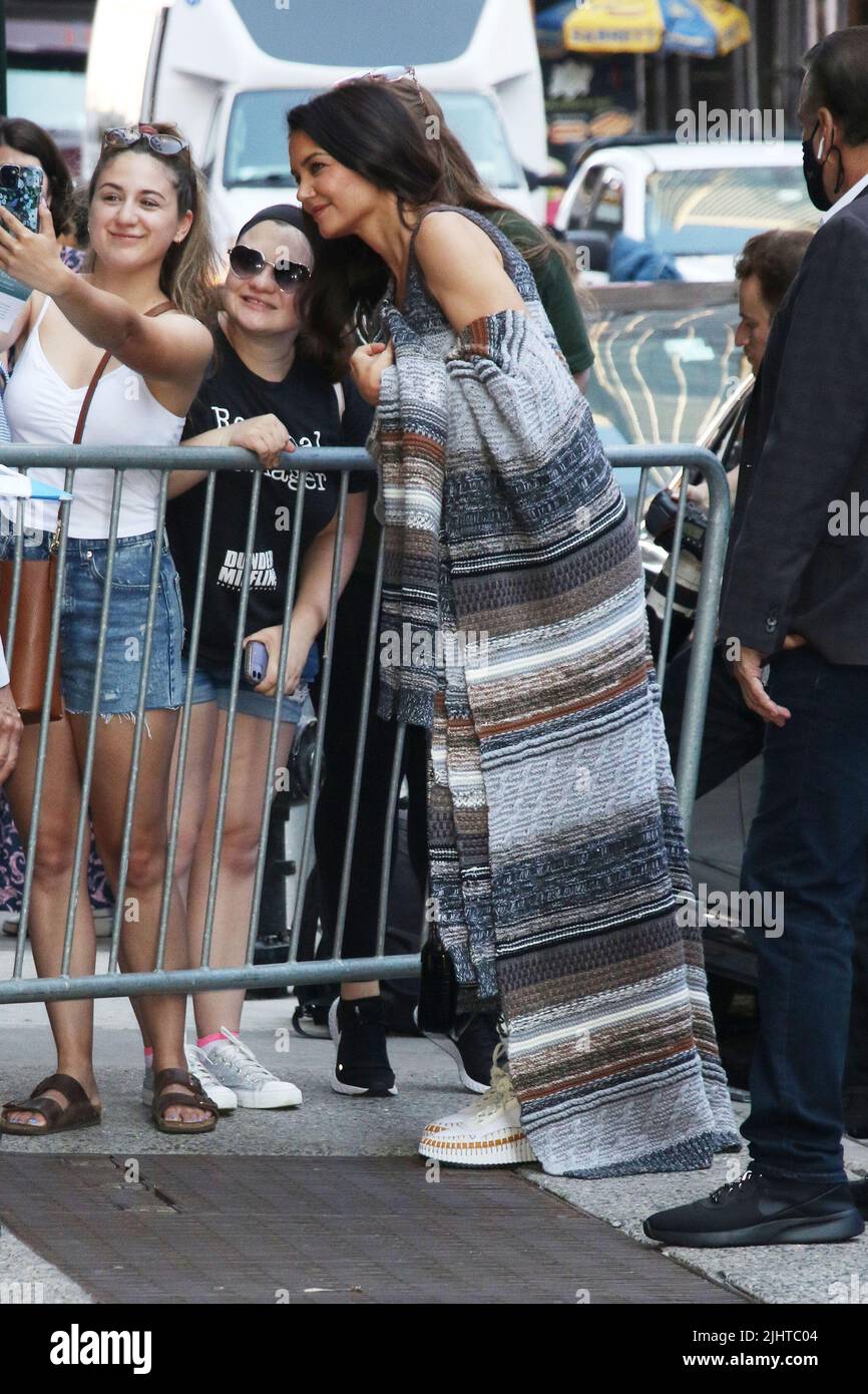 Katie Holmes, Marcus Scribner And Yara Shahidi At Good Morning America ...