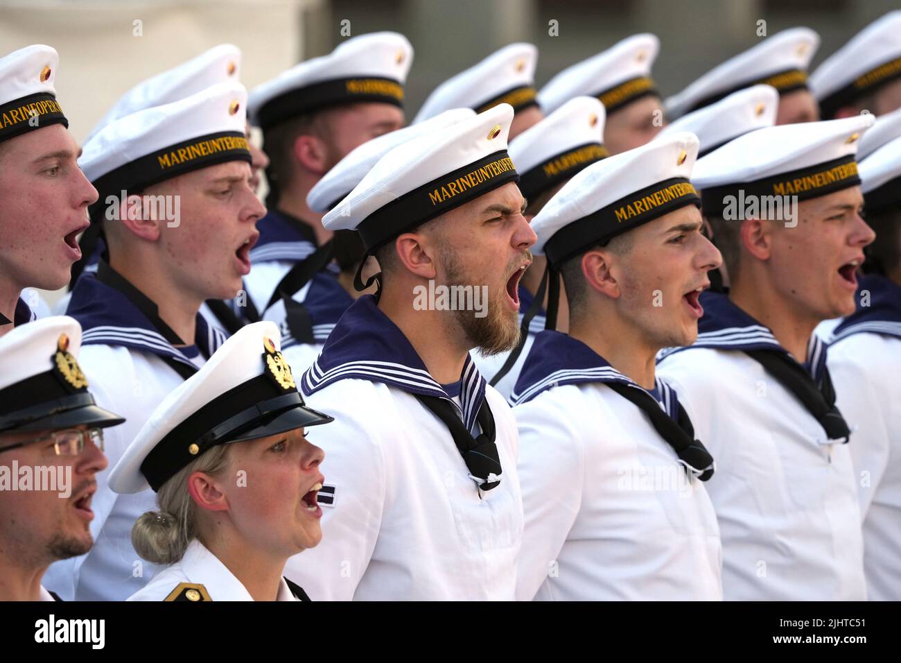 Berlin, Germany. 20th July, 2022. Navy soldiers bid farewell as part of ...