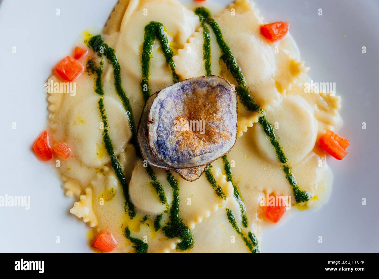 Ravioli de branzino hi-res stock photography and images - Alamy