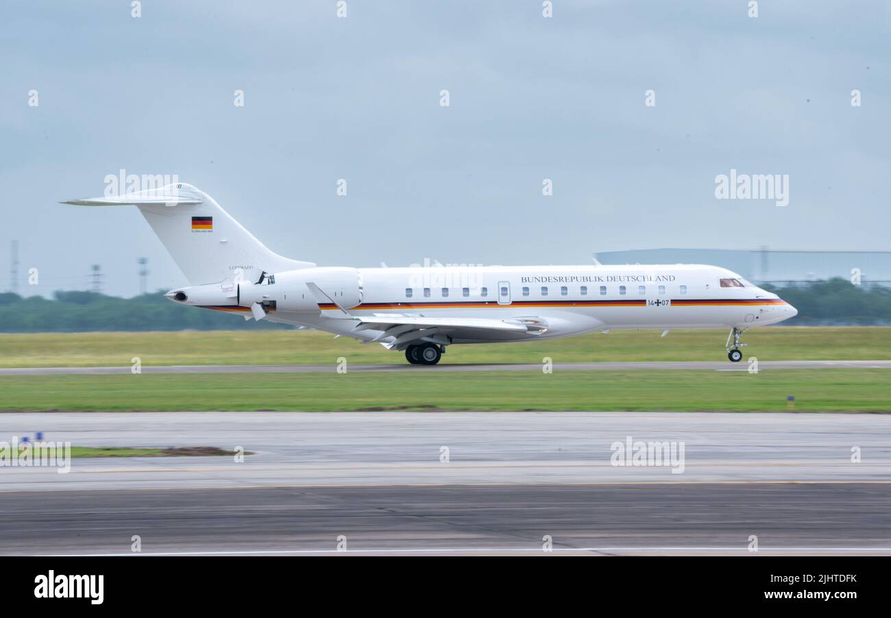 A German air force global 6000 airplane landing at the Ellington ...