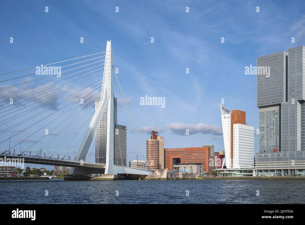 Skyline on nieuwe maas hi-res stock photography and images - Alamy