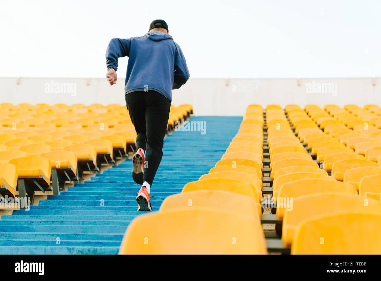 Stadium stairs run hi-res stock photography and images - Alamy