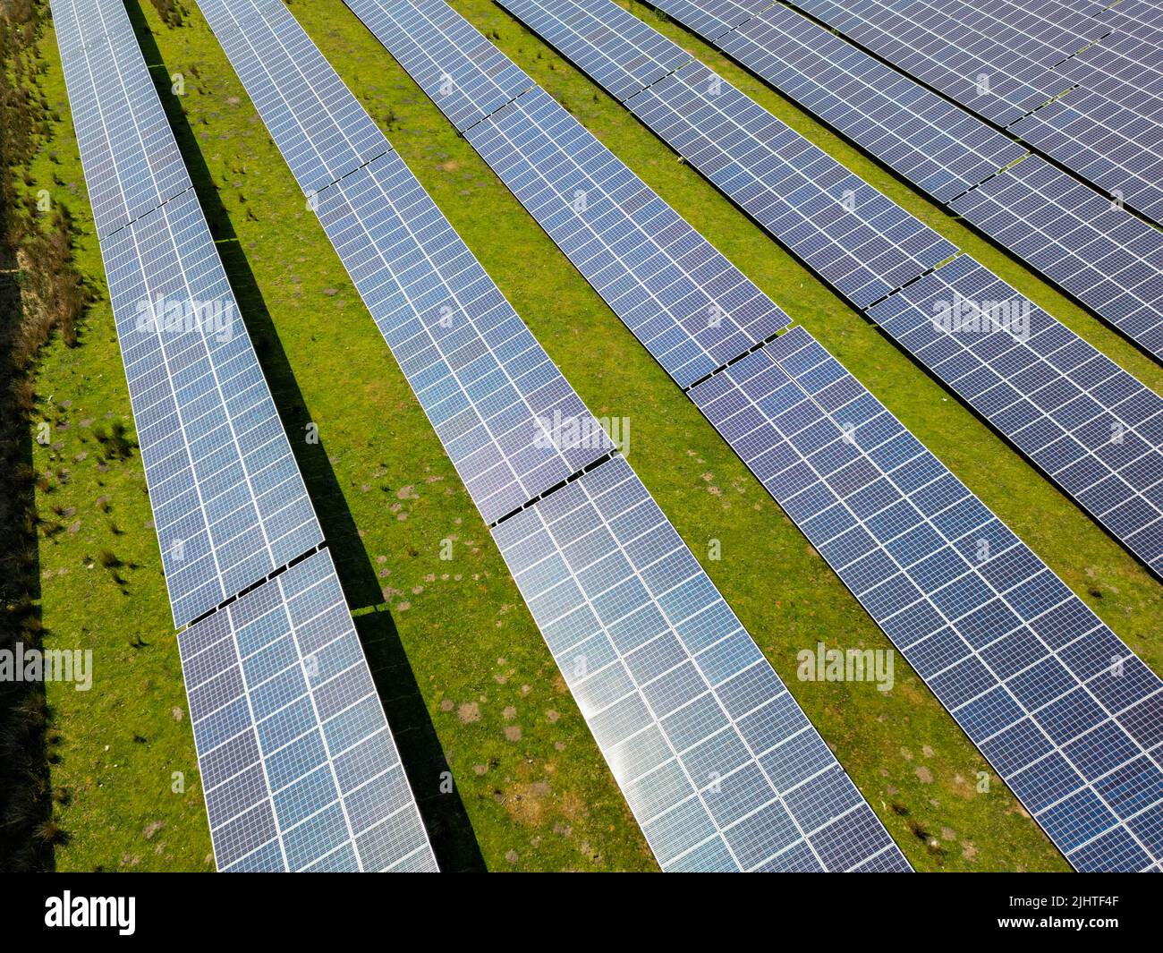 Solar panels field aerial uk hi-res stock photography and images - Alamy