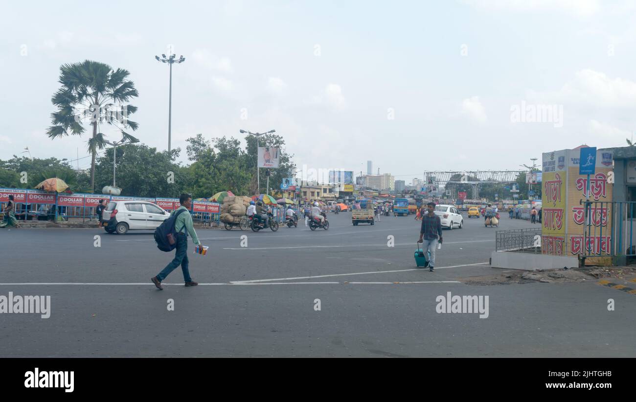 Kolkata City Street on a busy afternoon. Howrah Kolkata India South ...