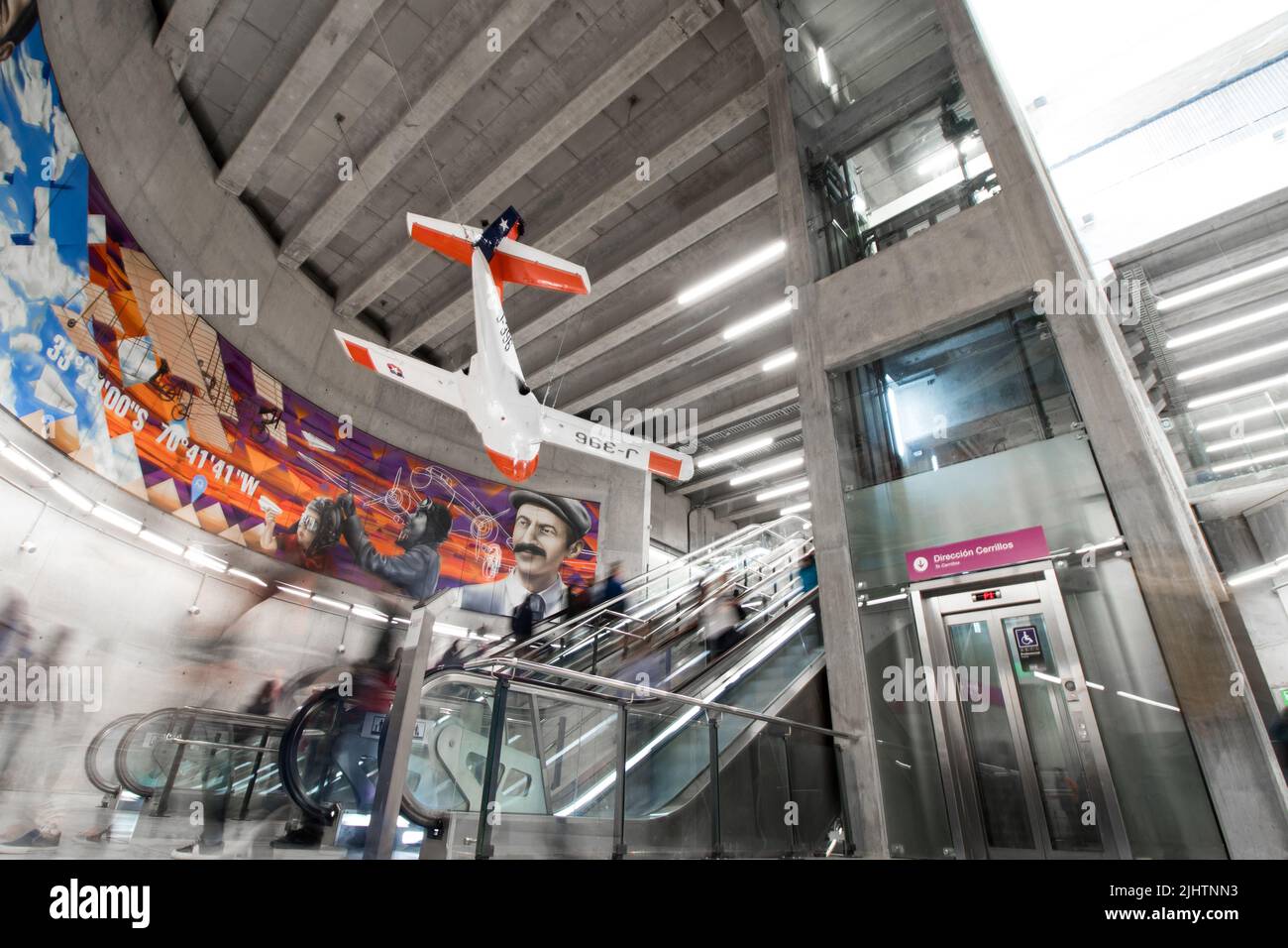 Cerrillos metro station, line 6, Santiago Chile Stock Photo - Alamy