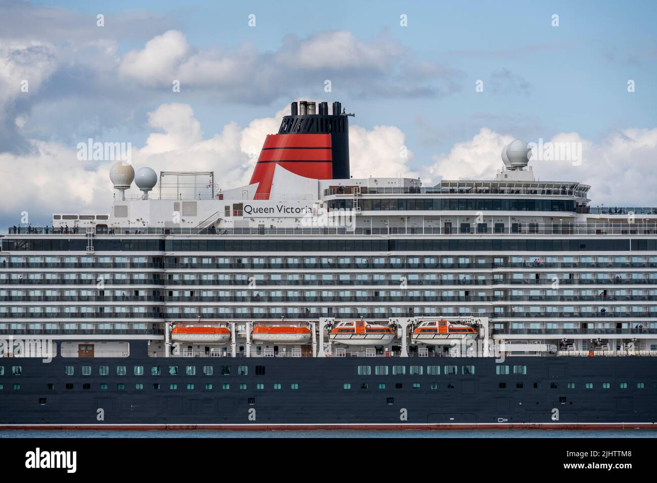 Cunard’s ‘Queen Victoria’ sailing past Calshot after leaving ...