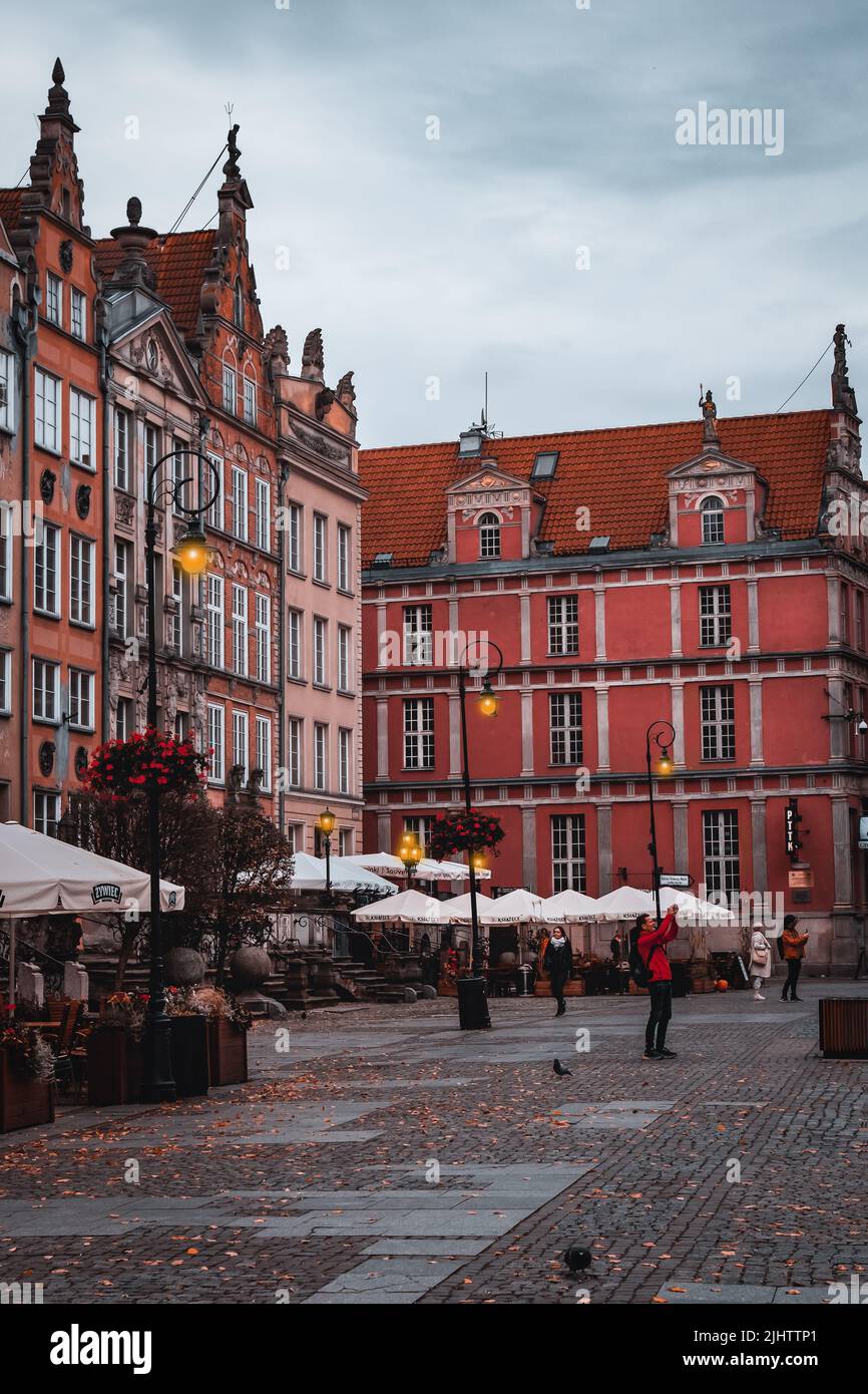 Long market street opposite Neptune's Fountain in old town Gdańsk ...