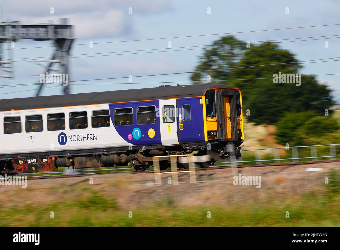 Rail class 158 fast moving hi-res stock photography and images - Alamy