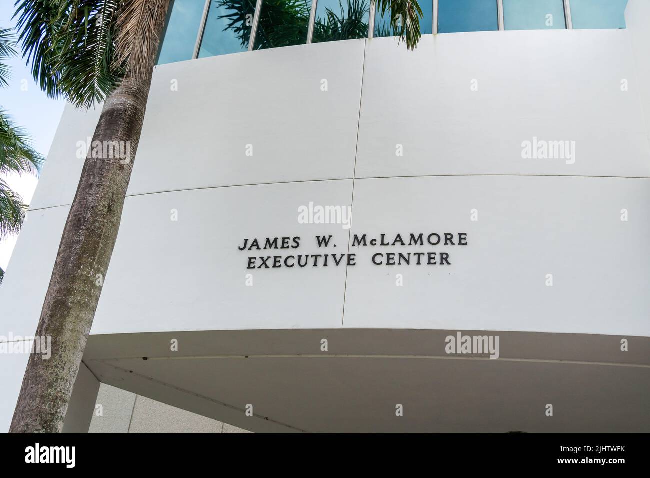 James w mclamore executive center hi-res stock photography and images ...