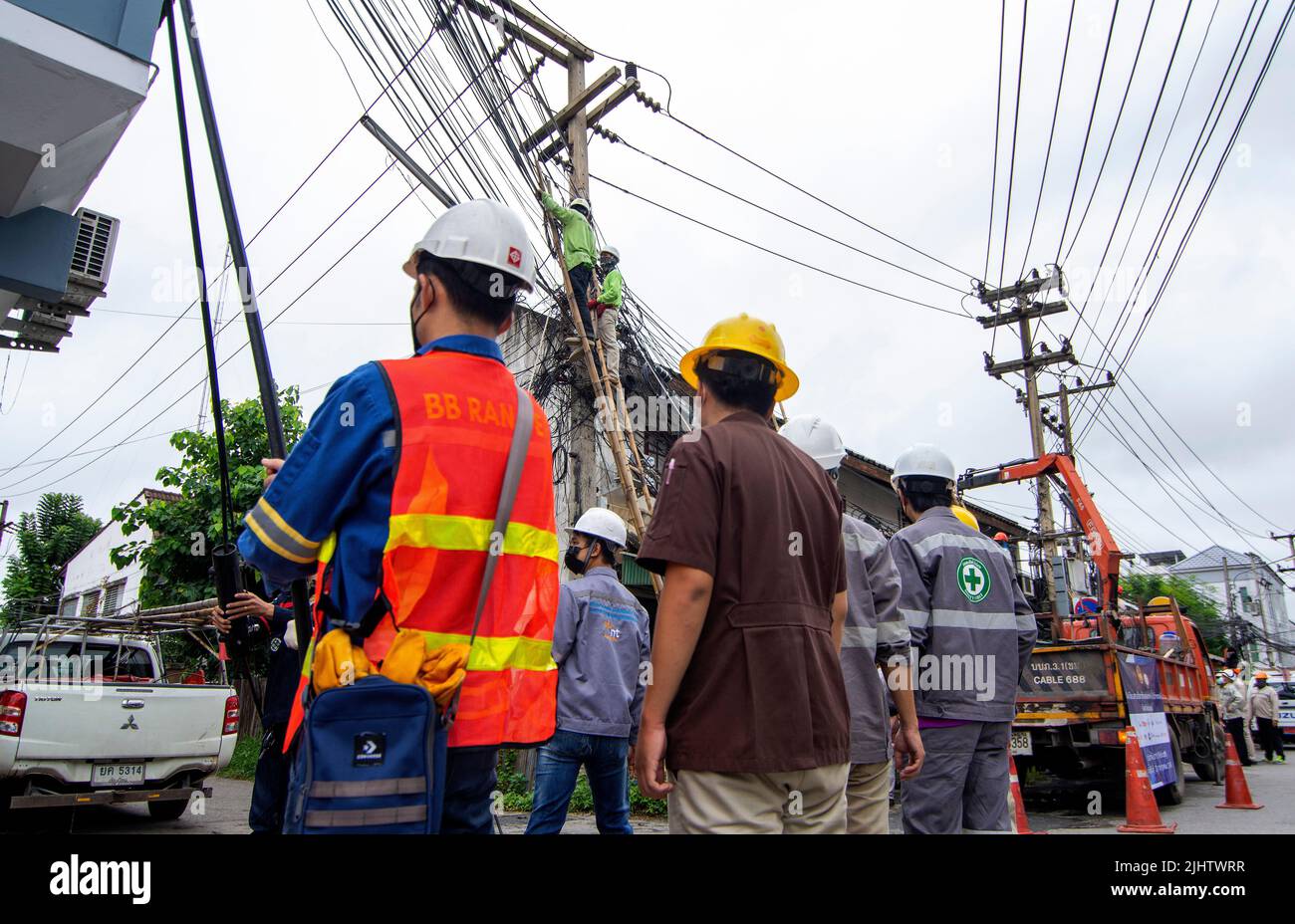Power lines snapped hi-res stock photography and images - Alamy